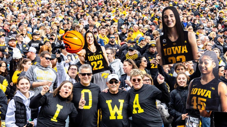 Caitlin Clark Iowa Break Womens College Basketball Attendance Record