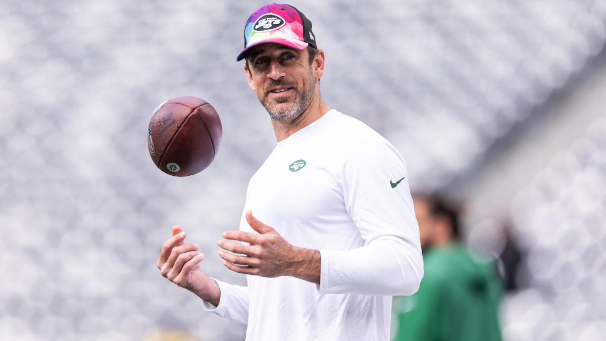 Jets' Robert Saleh not ruling out Aaron Rodgers' return this season, says QB is 'fueled by doubt ...