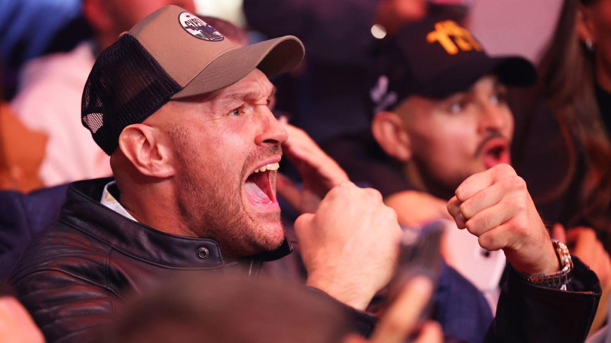 Tyson Fury reacts to Mike Tyson in Francis Ngannou's corner, welcomes ...