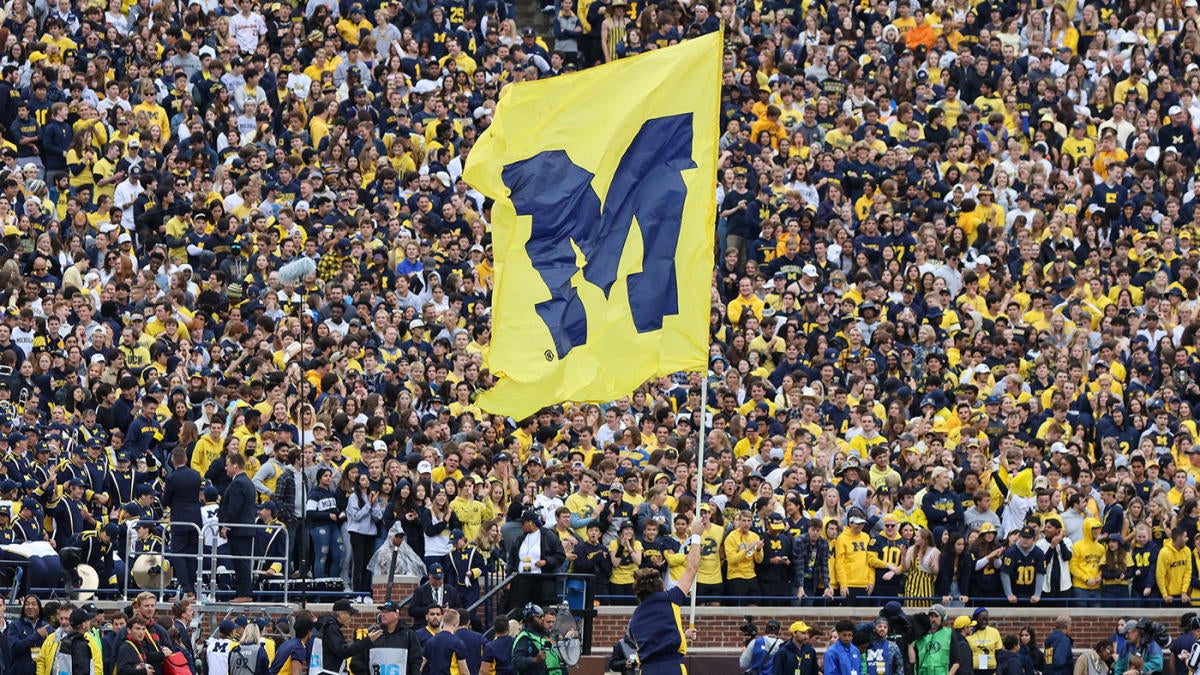 Michigan staffer accused of sign stealing allegedly used 'illegal ...