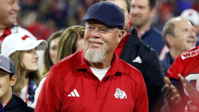 Former Fresno State coach Pat Hill inducted into Ring of Honor