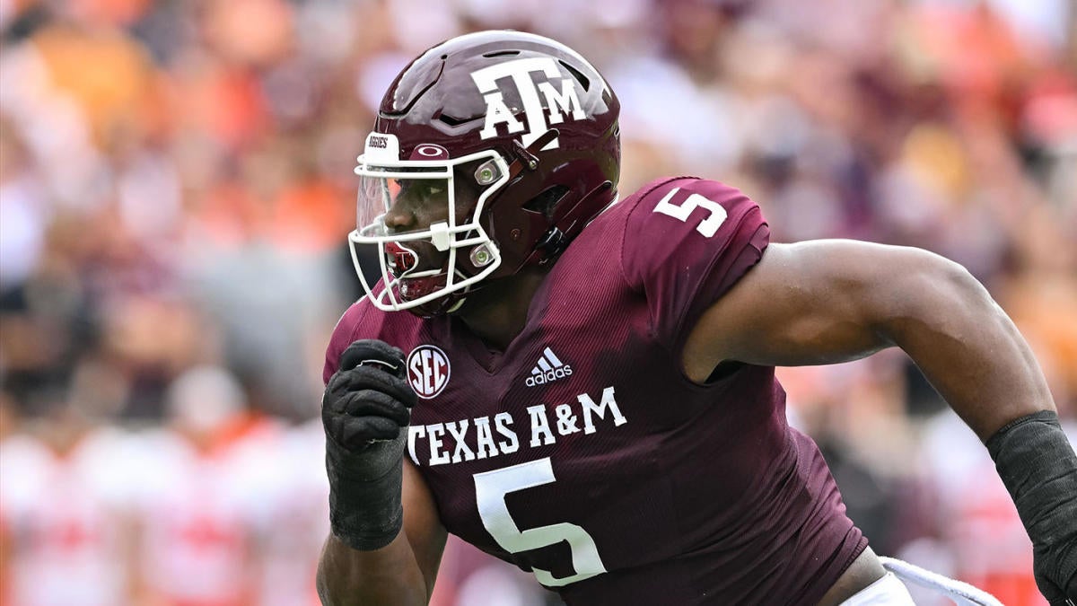 Texas A&M DL Shemar Turner ejected after striking Ole Miss OL between ...