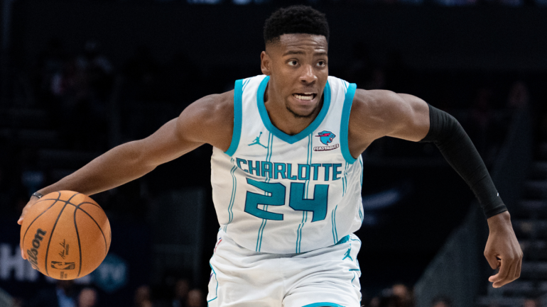 Brandon Miller exits game vs. Knicks with left ankle sprain - CBSSports.com