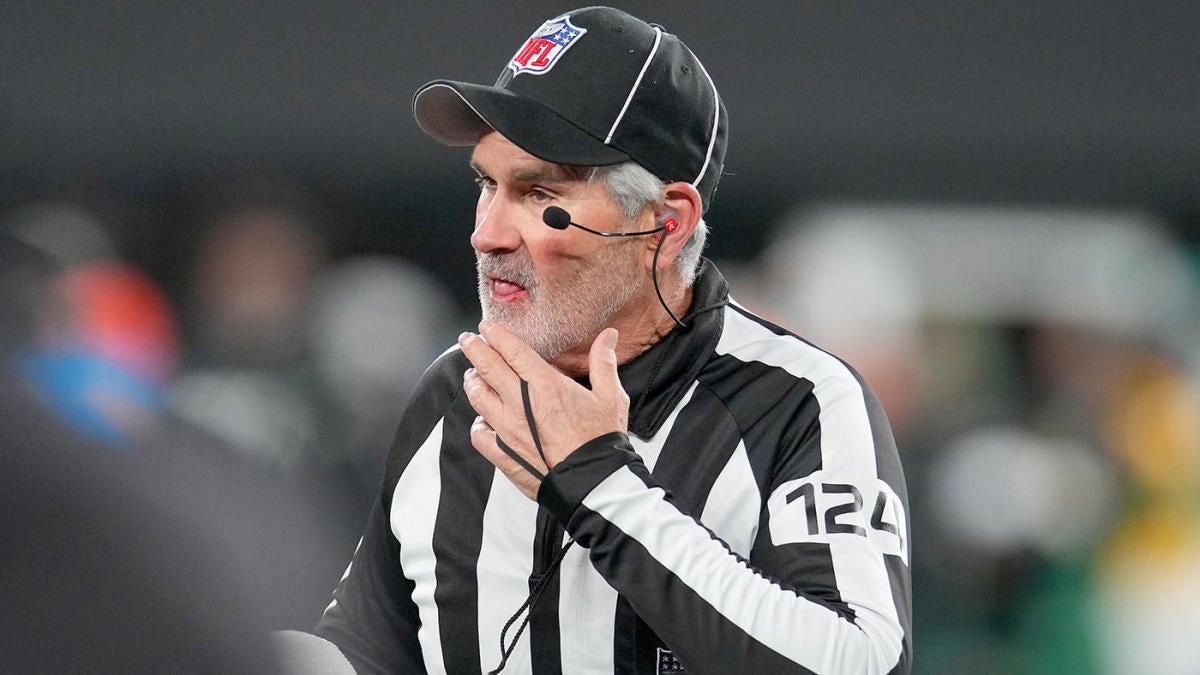 Dolphins vs. Jets: Two players ejected, referee struck in face as teams ...
