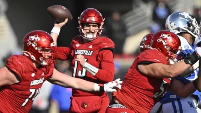 Jack Plummer reacts to Louisville's second loss of season