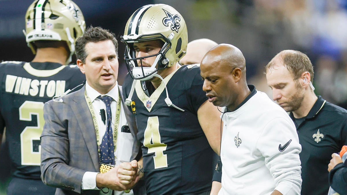 Saints QB Derek Carr in concussion protocol for second time this season ...