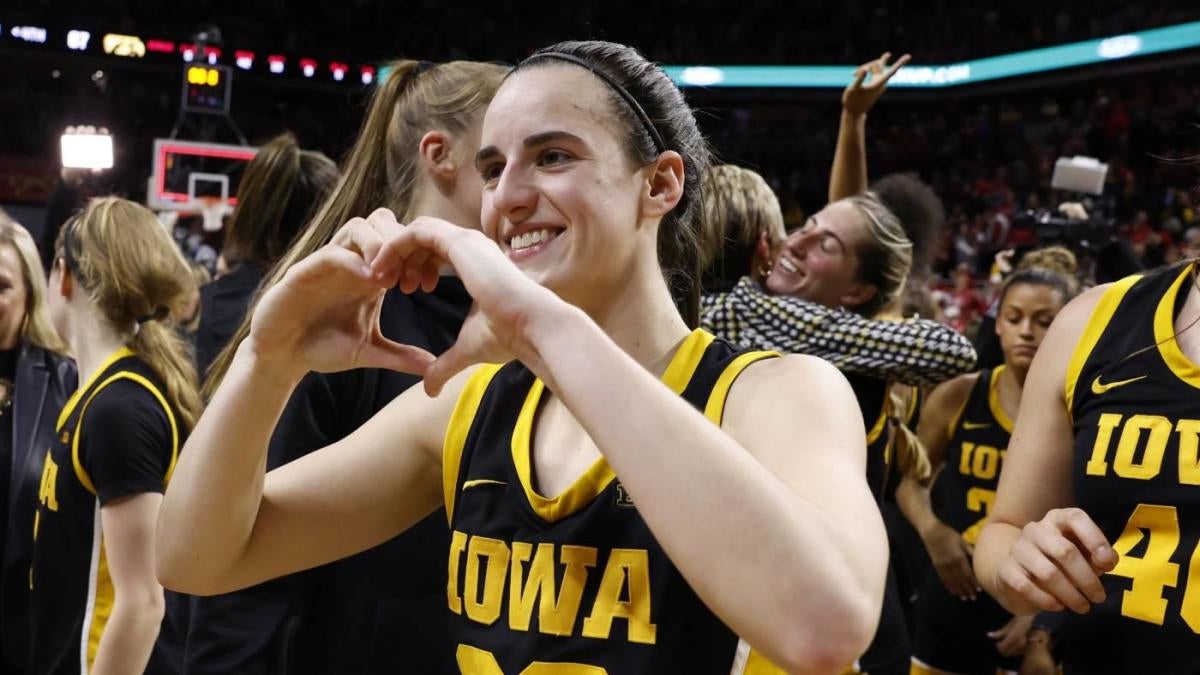 Iowa's Caitlin Clark casually reflects on breaking 3,000 career points ...