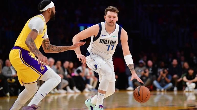 Lakers vs. Mavericks prediction, odds, line, spread, time: 2023 NBA picks, Dec. 12 best bets ...