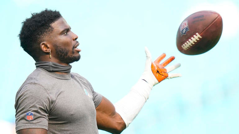 Tyreek Hill injury update: Dolphins WR out vs. Jets with ailing ankle; goal of record 2,000 ...