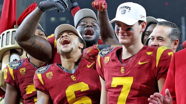 Miller Moss Throws 6 Touchdowns In USC Win