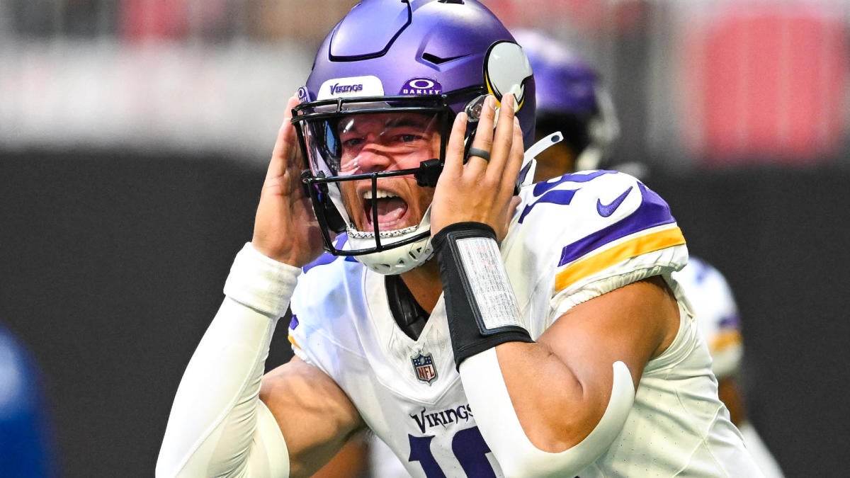 Vikings QB future: Sign a top free agent? Seek a trade? A look at five ...
