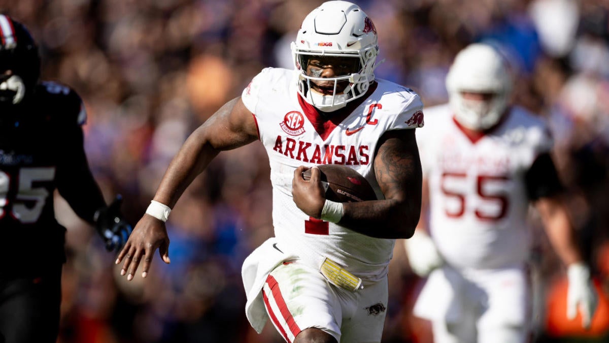 KJ Jefferson transfers to UCF: Ex-Arkansas QB looks to end college ...