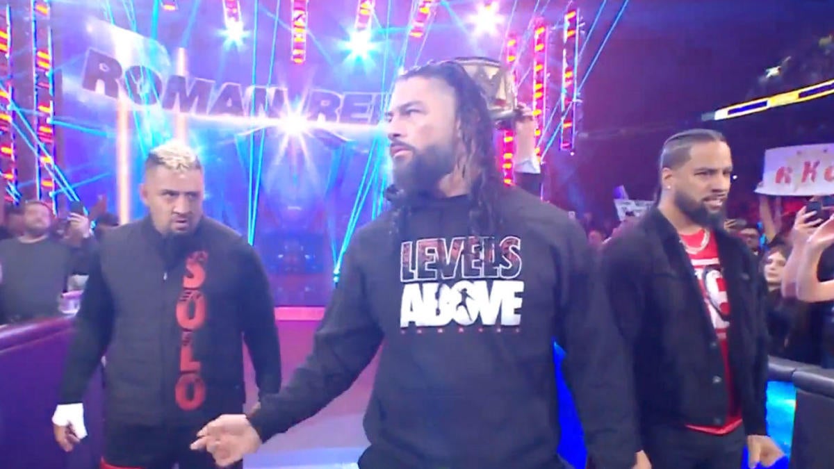 WWE SmackDown results, recap, grades: The Bloodline invade main event ...