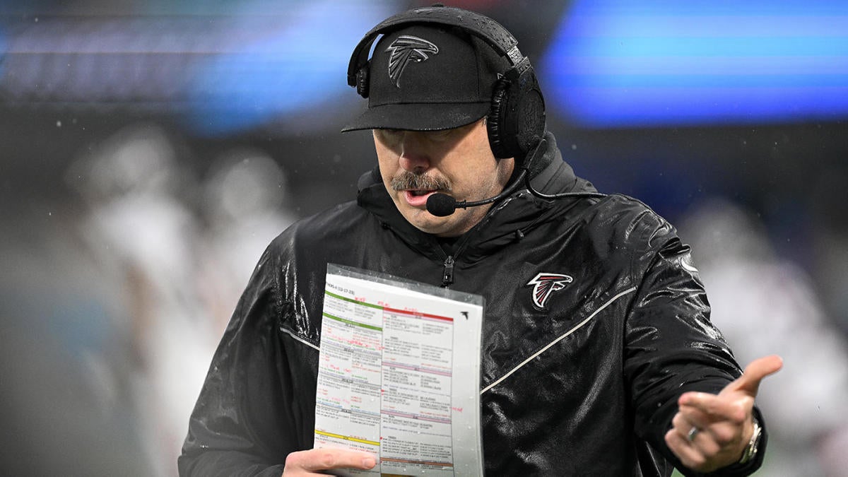 Steelers interview former Falcons head coach Arthur Smith for vacant ...