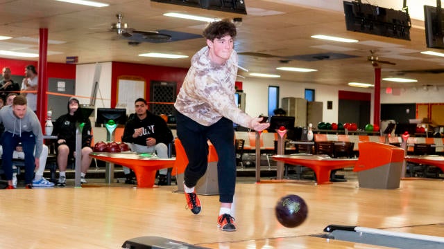 Penn State QBs Go Bowling For Local Charity