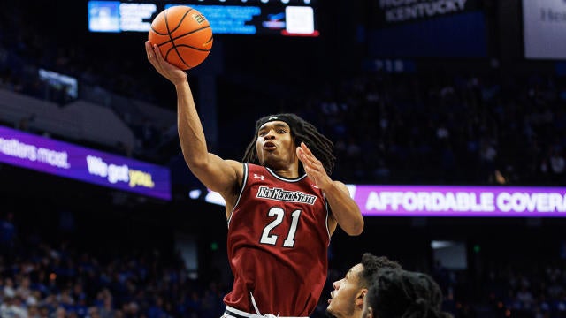 New Mexico States Robert Carpenter Ejected For Punching Liberty Player In The Face