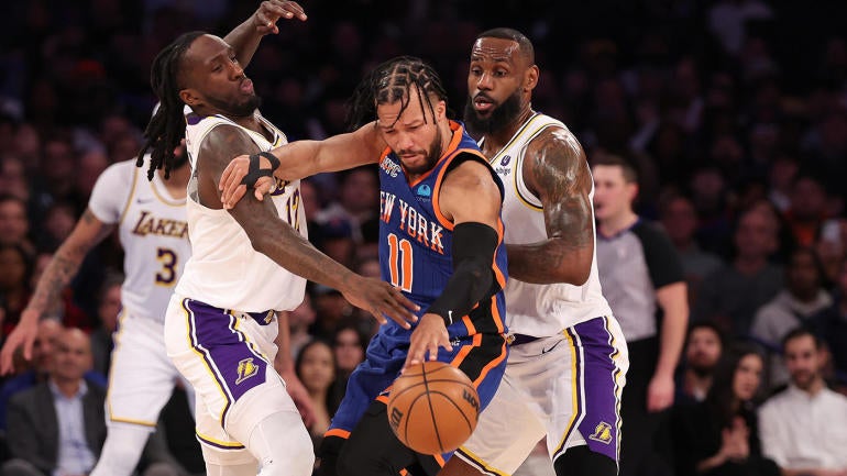 Lakers' suffocating defense stifles red-hot Knicks, setting blueprint for potential second-half ...