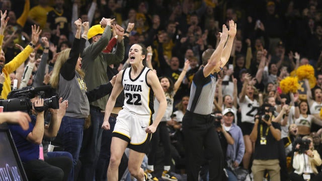 Breaking: Caitlin Clark Breaks NCAA Women's D-1 Scoring Record