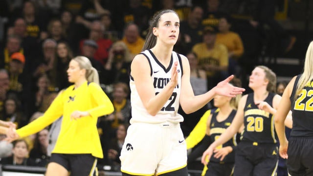 Caitlin Clark breaks NCAA women's scoring record