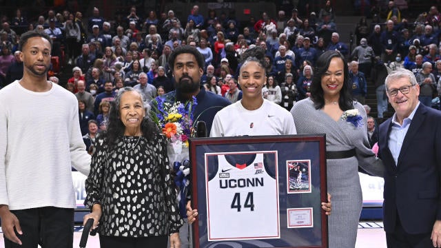 NCAAW Highlights: Georgetown at No. 15 UConn