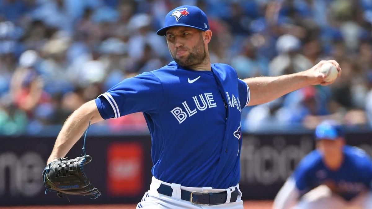 LOOK: Jays' Tim Mayza fulfills fantasy punishment by serving as bat boy ...