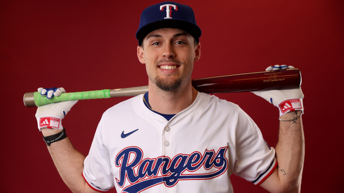 Evan Carter injury: Rangers outfielder leaves spring training game, but ...
