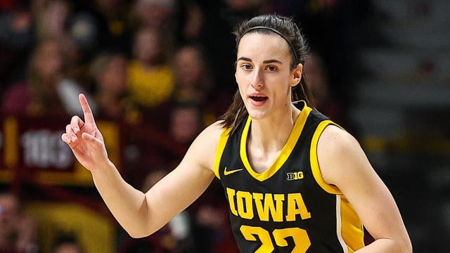 Breaking: Caitlin Clark Tops Lynette Woodard Points Mark