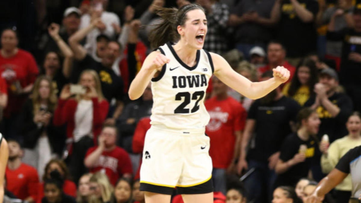 Caitlin Clark breaks Pete Maravich's NCAA D-I all-time scoring record ...
