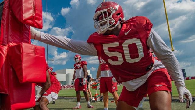 Razorbacks return depth on defensive line