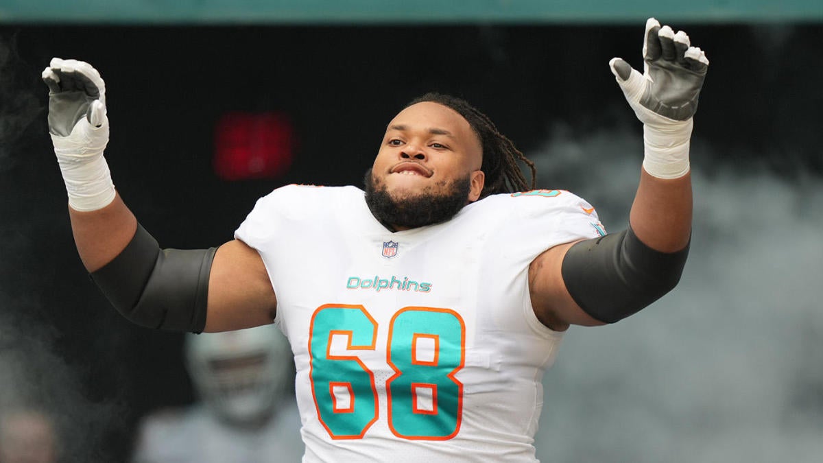 Panthers signing Robert Hunt: Former Dolphins guard getting five-year ...