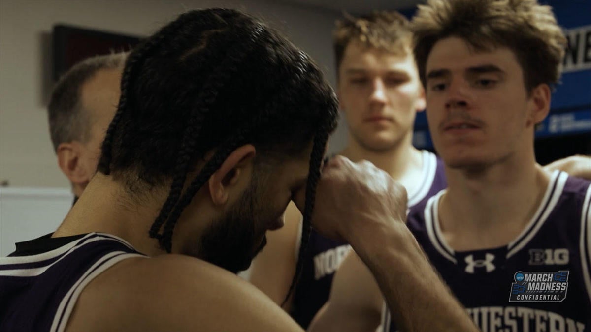 March Madness Confidential: Boo Buie has a Sr moment with his teammates ...