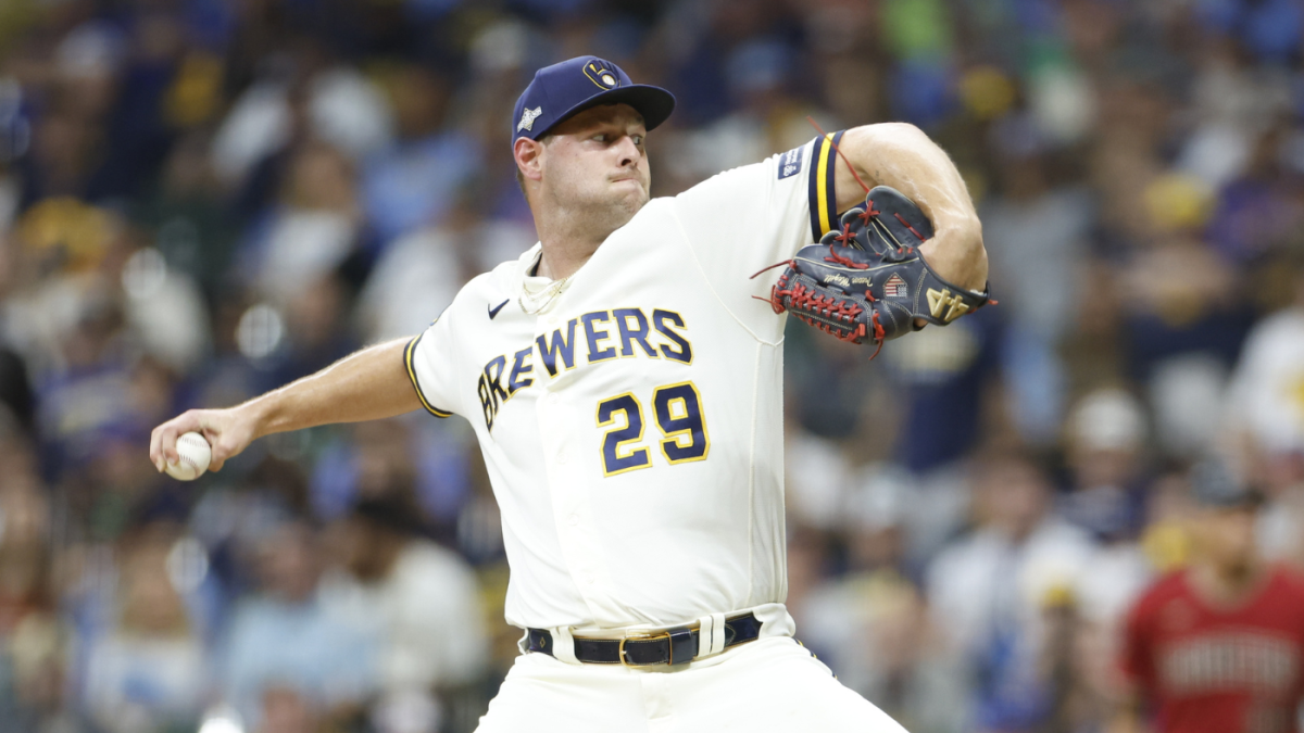 Brewers reliever Trevor Megill suffers concussion after fainting ...