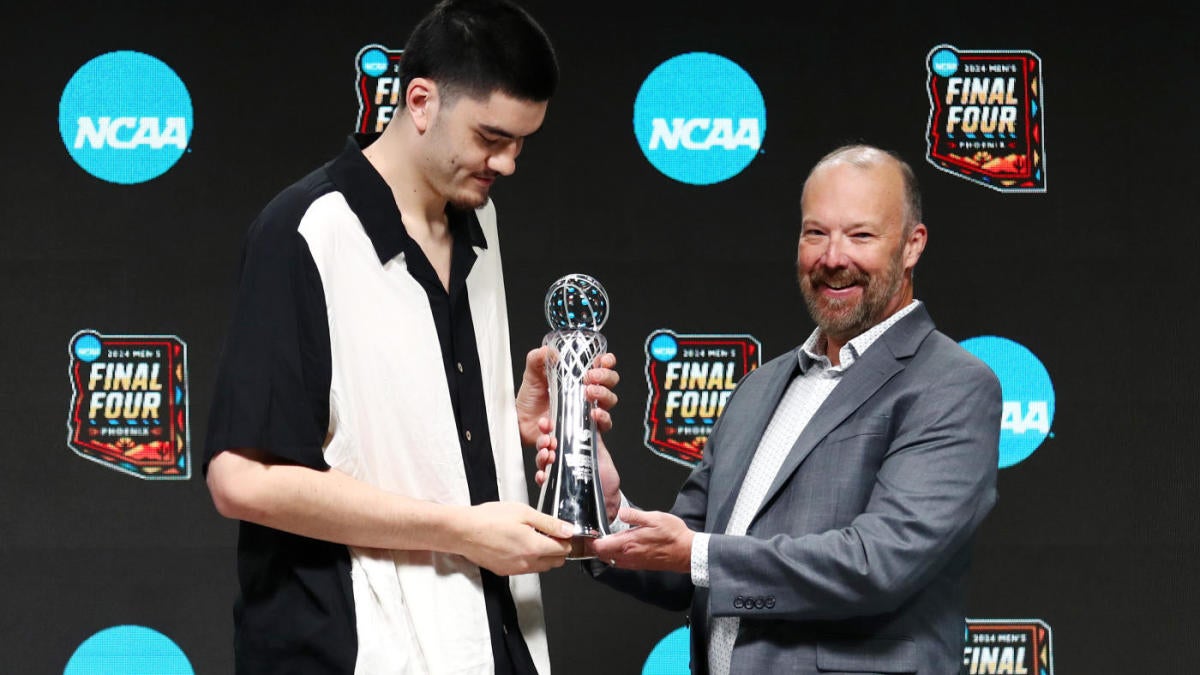 Zach Edey award tracker: Purdue star is first to repeat as Naismith ...
