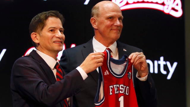 Fresno State introduces new basketball coach Vance Walberg