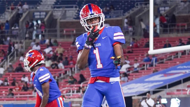 No. 1 WR in 2025, Dakorien Moore Commits To Oregon