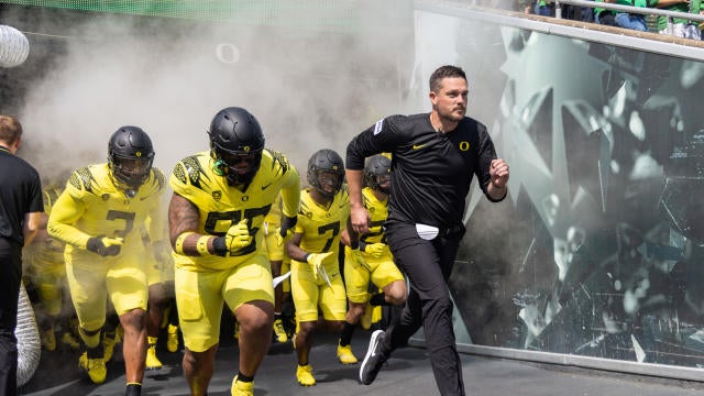 Late Kick: Oregon adds big time defensive commitments in Derrick Harmon ...