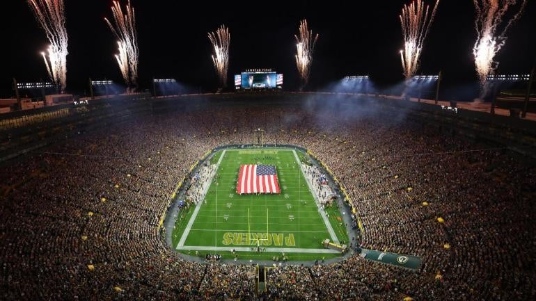 Packers show off rare sighting of Northern Lights over Lambeau Field ...