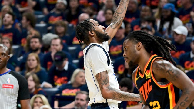 Derrick Jones Jr. caps off Mavericks victory with an emphatic slam