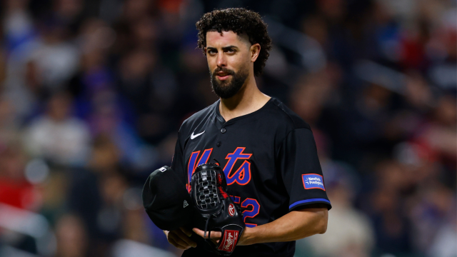 Mets DFA Reliever Jorge Lopez After Ejection