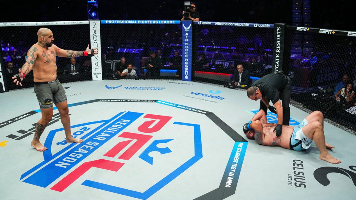 LOOK: Rare double knockdown includes groin strike as Tim Johnson ...