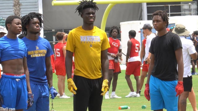 2025 WR Jade Card at Miami 7-on-7 camp
