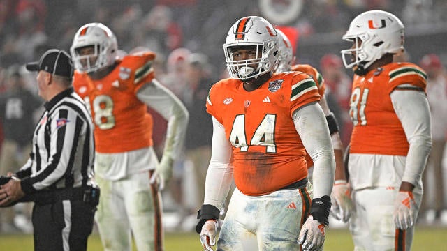 Late Kick: DL Rueben Bain is a total game wrecker for Miami