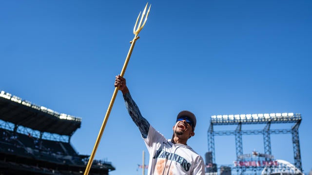 Julio Rodriguez Erupts With HR And Double