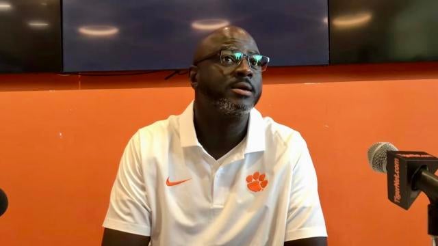 Clemson DE Coach Chris Rumph on how his NFL experiences have helped him ...