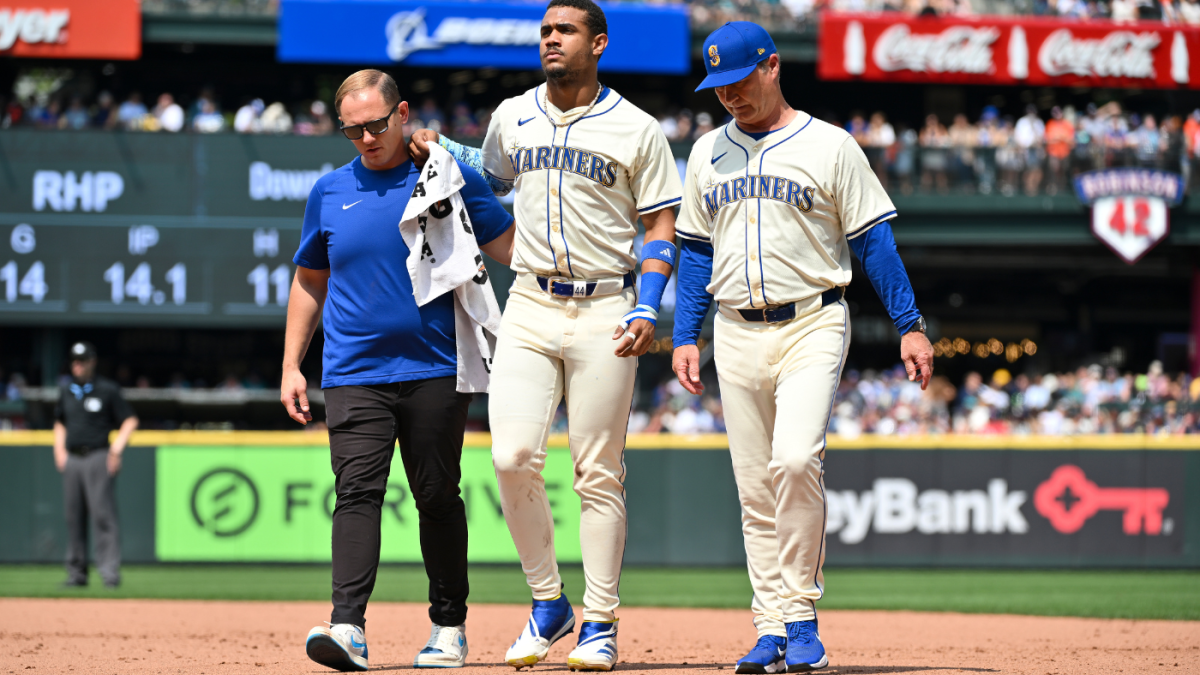 Julio Rodríguez injury update: Mariners star lands on IL after crashing ...