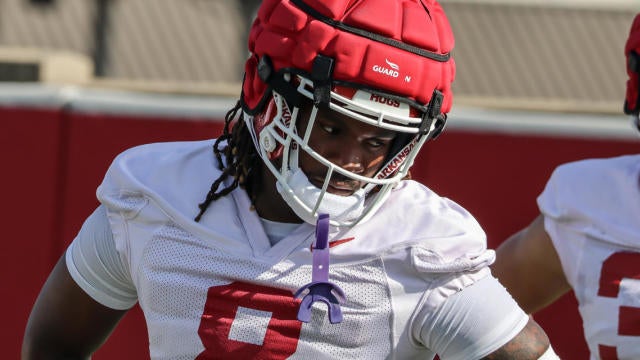 Razorback tight ends healthy to start fall camp