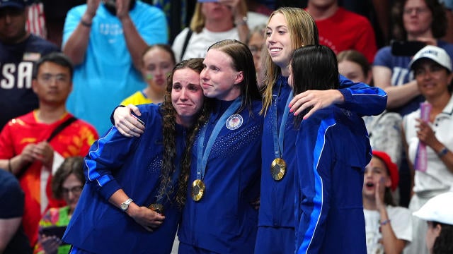 Breaking News: USA Women Set World Record, Win Gold In 4x100 Medley