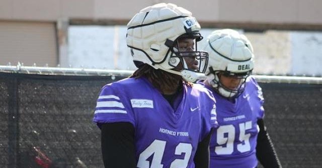 TCU DL Zachary Chapman talks Frogs' fall camp - 247Sports