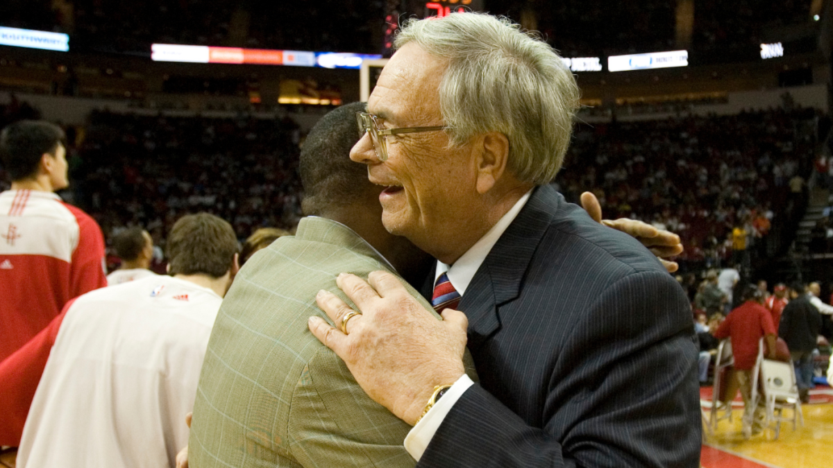 Carroll Dawson, longtime Rockets assistant coach and general manager ...