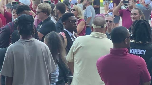 Florida State arrives for night game in Doak against Cal